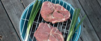 Blue Steak – Should You Eat It? [WHAT YOU NEED TO KNOW]